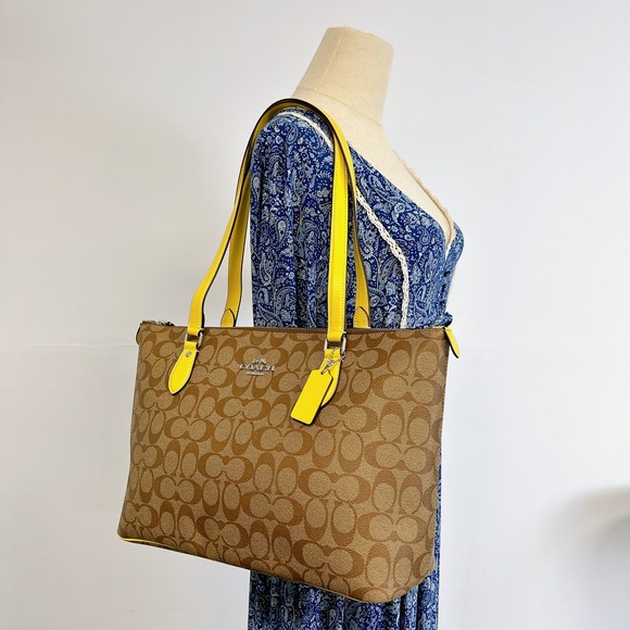 Coach | Bags | Coach Ch54 Gallery Tote In Signature Canvas In Khaki ...